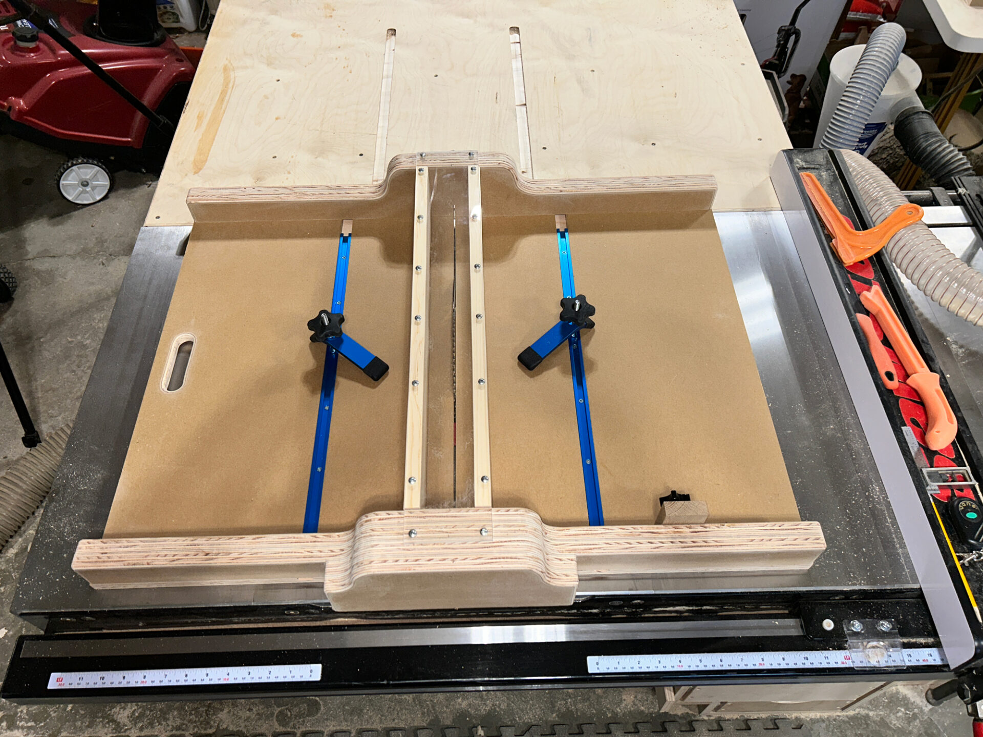 How to Build a Crosscut Sled for a Table Saw Sawstop